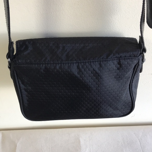 Baggallini | Bags | Baggallini Crossbody Black Nylon Turn Key Clasp On ...